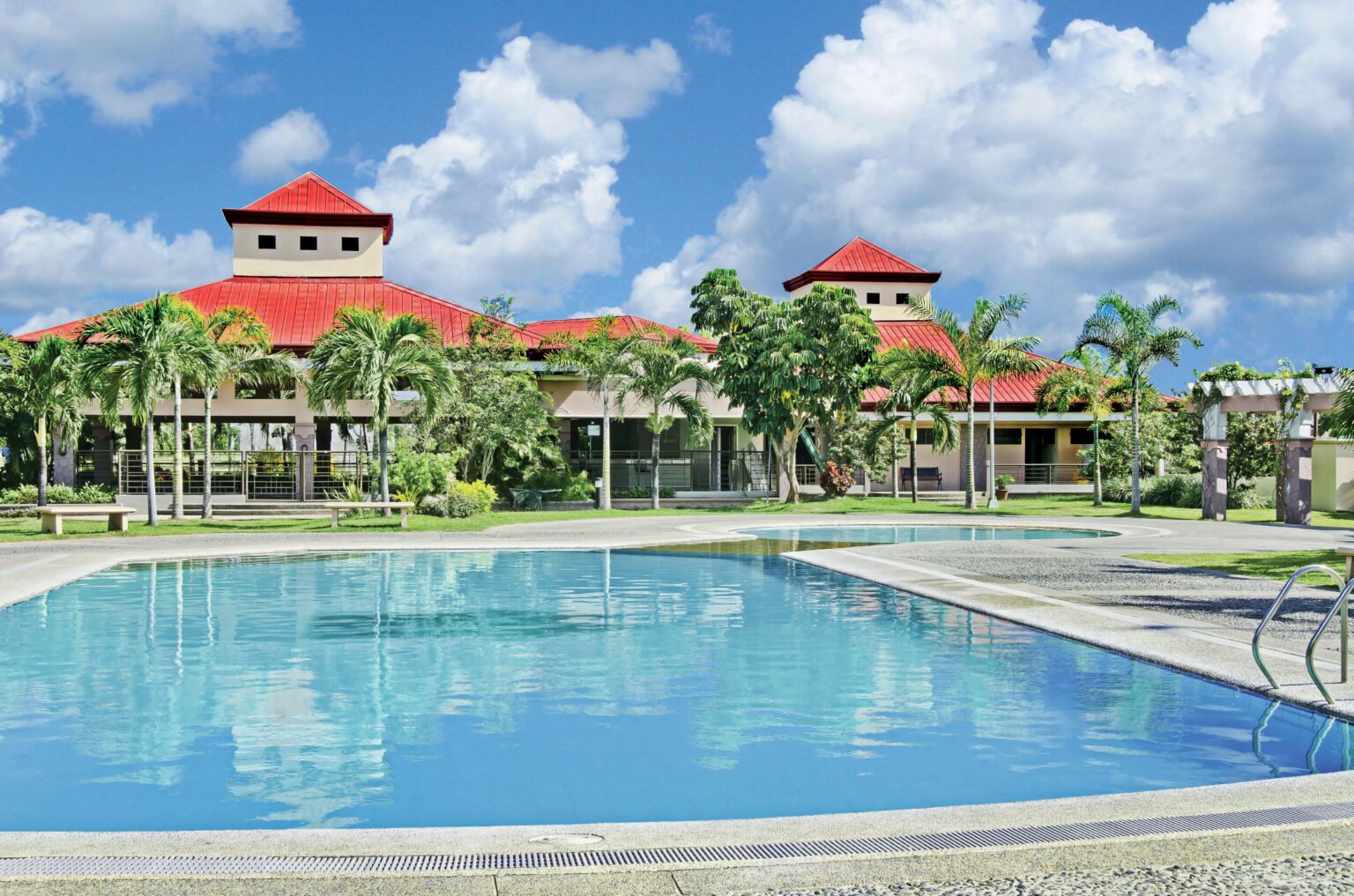 MetroGate Angeles - Moldex Realty